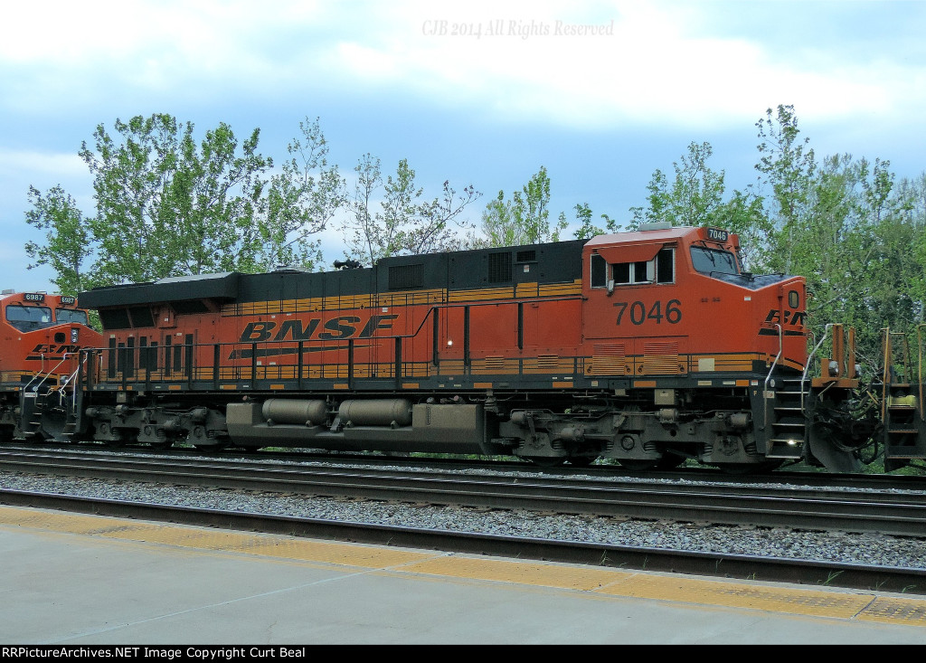 BNSF 7046